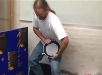 Fastest Time To Roll A 25-cm Diameter Frying Pan | World Record ...