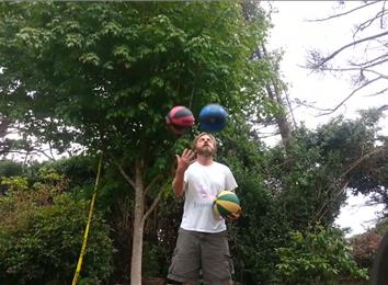Most Behind-The-Back Throws While Juggling Three Basketballs | World ...