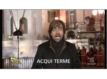 Fastest Upside Down Escape From A Straitjacket While Hanging 40 Feet In ...