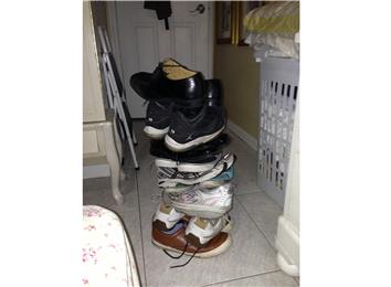 Tallest "Pairs Of Shoes" Tower | World Record | Nestor