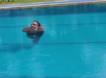 Longest Time Floating Vertically In An Eight-Foot Deep Swimming Pool ...