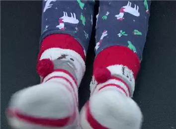 Most Times Clapping Feet Together In 10 Seconds | World Record ...