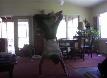 Longest Handstand With Feet Crossed | World Record | Ian Bennett