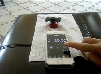 Longest Time Spinning A Fidget Spinner On A Strawberry | World Record ...