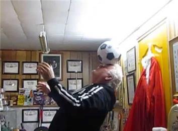 Longest Time Balancing A Soccer Ball On Forehead While Standing | World ...