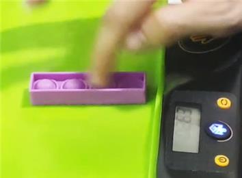 Fastest Time To Pop All The Bubbles Of A 1x4 Pop-It Toy Using One ...