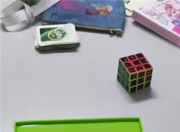 Fastest Time To Stack Three Dice Using Pencils As Chopsticks | World ...