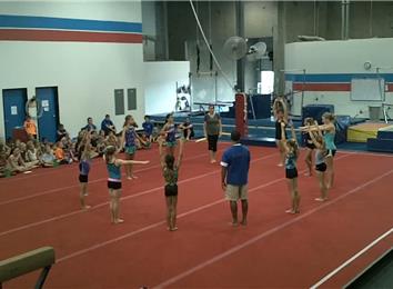 Most Standing Back Flips Performed In A Roll-Off In One Minute | World ...