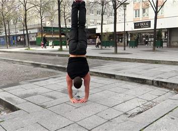 Longest Diamond-Grip Handstand | World Record | Vass Thesupersaiyan