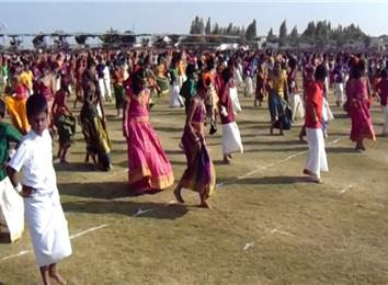 Most People Performing Kummi Folk Dance At Once | World Record ...