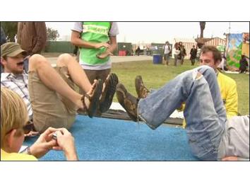 Most Alternating Foot High Fives In One Minute | World Record | Eric Shaw