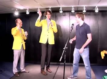 Most People High-Fived While One-Handed Clapping In 30 Seconds | World ...