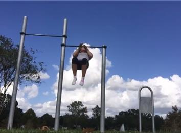 Most Consecutive Plyometric Clap Pull-Ups | World Record | Alicia Weber