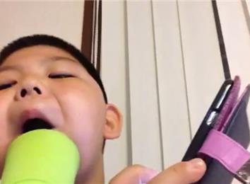 Longest Time Holding A Cup On Chin | World Record | William Chung