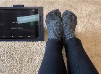 Most Times Clapping Feet Together In 10 Seconds | World Record | Jiayuan Du