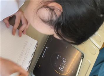 Most Smiley Faces Drawn In One Minute | World Record | Grace Lam