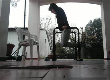 Most Dips On Parallel Bars In 20 Seconds | World Record | Cristiano Tonini