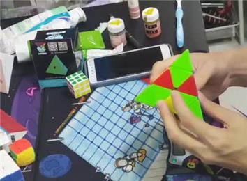 Fastest Time To Create A Checkerboard Pattern On A Pyraminx | World ...