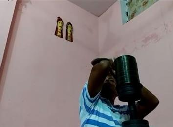Most CDs Stacked On Elbow In 30 Seconds | World Record | Suresh Gaur