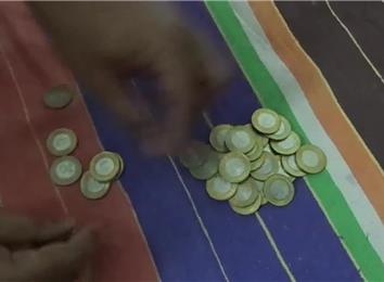 Tallest 10-Rupee Tower Stacked On Pinky Finger | World Record | SHRIPAD ...