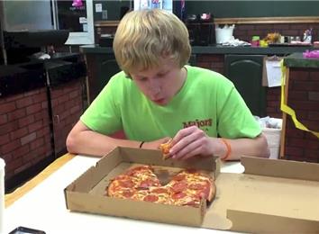 Fastest Time To Eat A Slice Of Pizza | World Record | Lamon Tyler