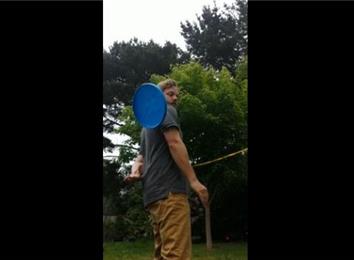 Most Behind-The-Back Frisbee Catches In 30 Seconds | World Record | Audi T