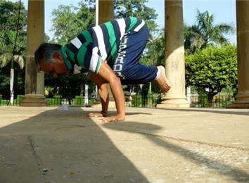 Longest "Om" While Holding Crow Pose | World Record | Suresh Gaur