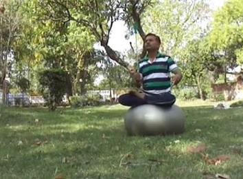 Longest Time Balancing A Screwdriver On Tip Of Thumb While Holding A ...