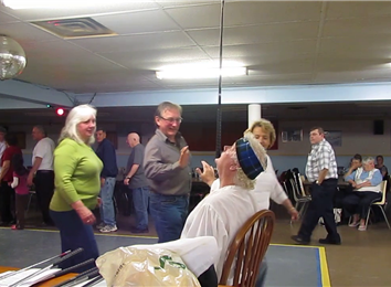 Most High Fives Received While Balancing A Golf Putter On Chin | World ...